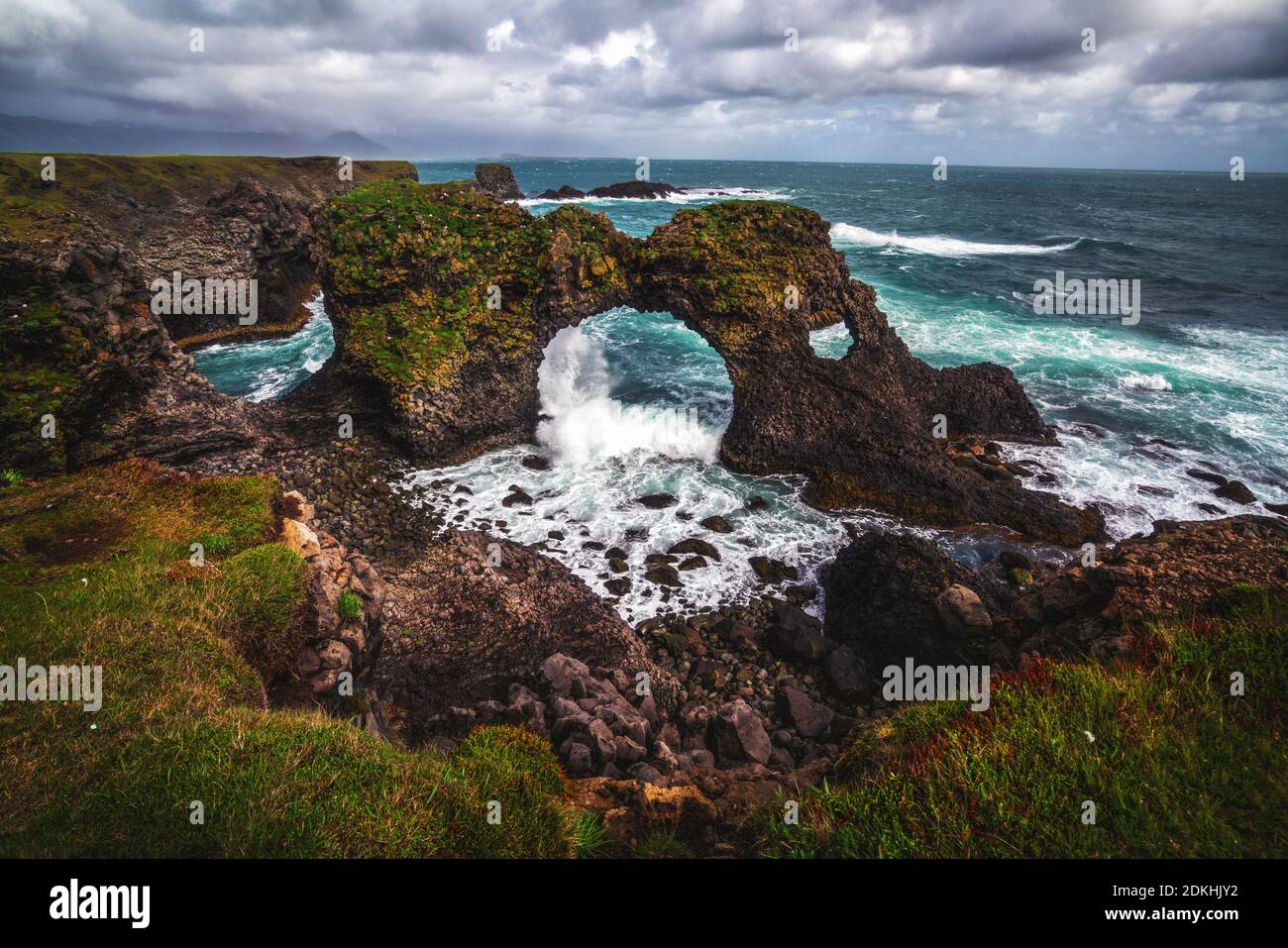 Gatklettur stone arch snaefellsnes peninsula hi-res stock photography ...