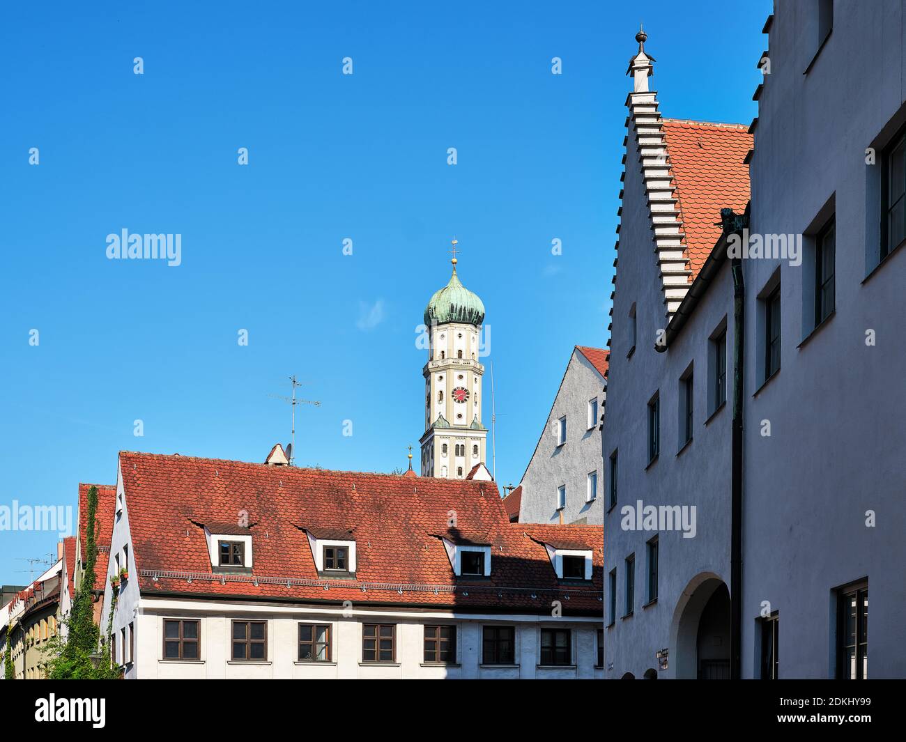 Basilica, Catholic church, Protestant church, street, square, house ...
