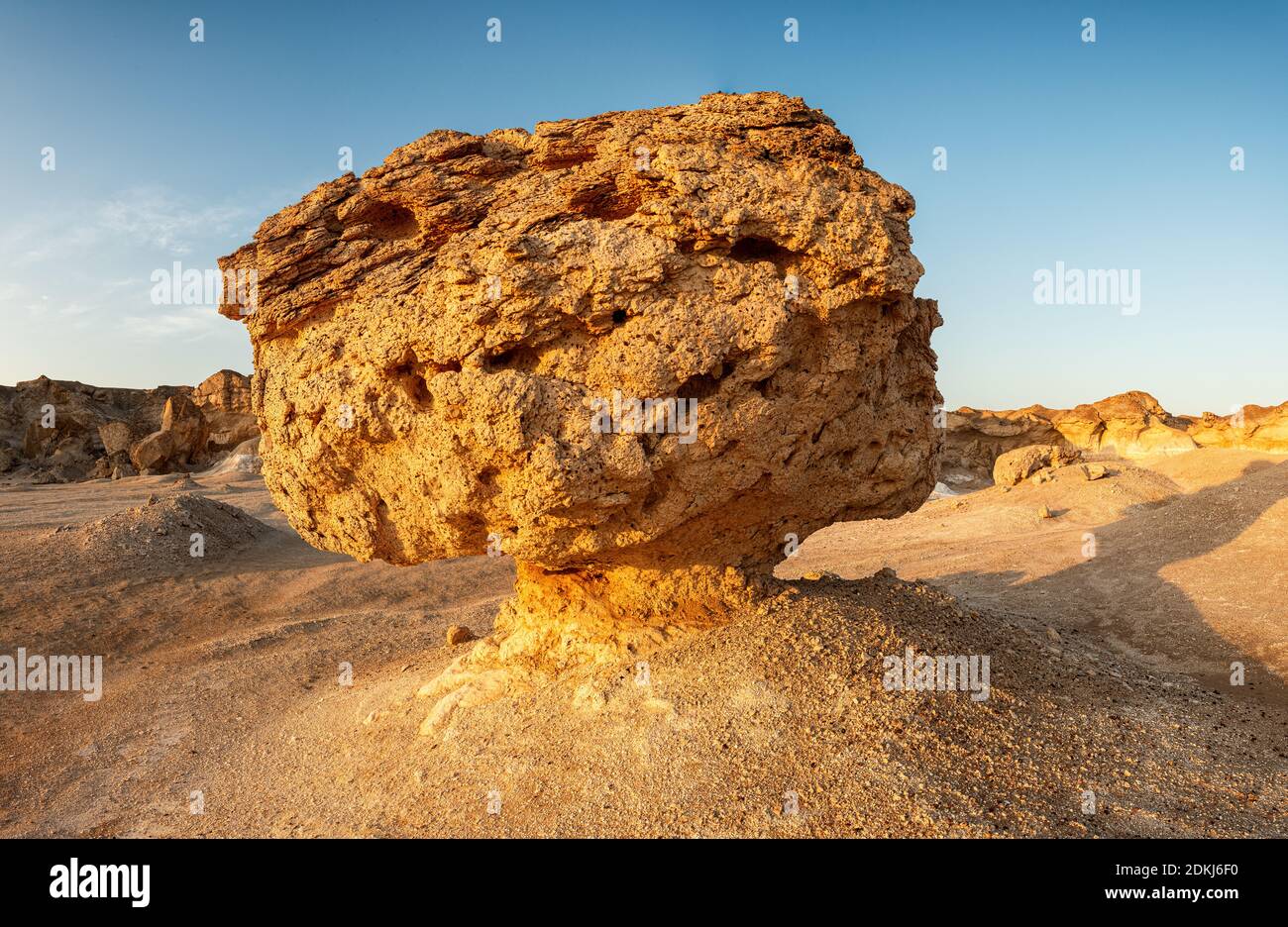Desert, white desert, weathering, limestone, plaster, sculptures, blue ...