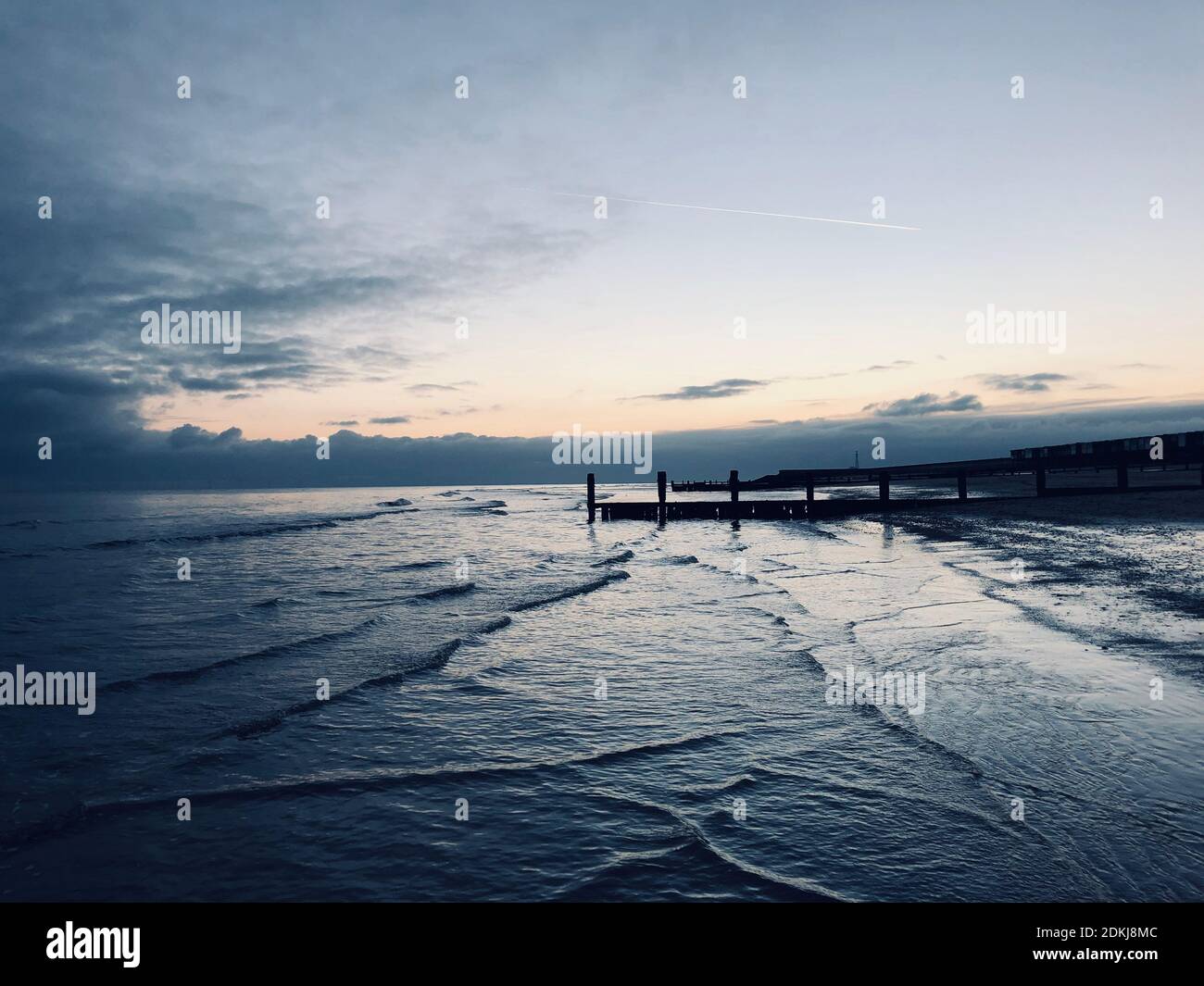 Frinton beach pier hi-res stock photography and images - Alamy