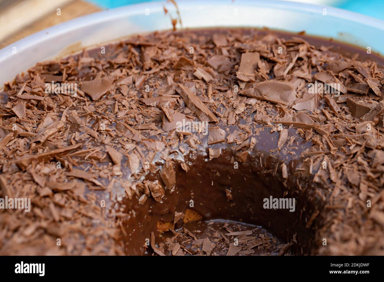 Round chocolate cake with icing Stock Photo - Alamy