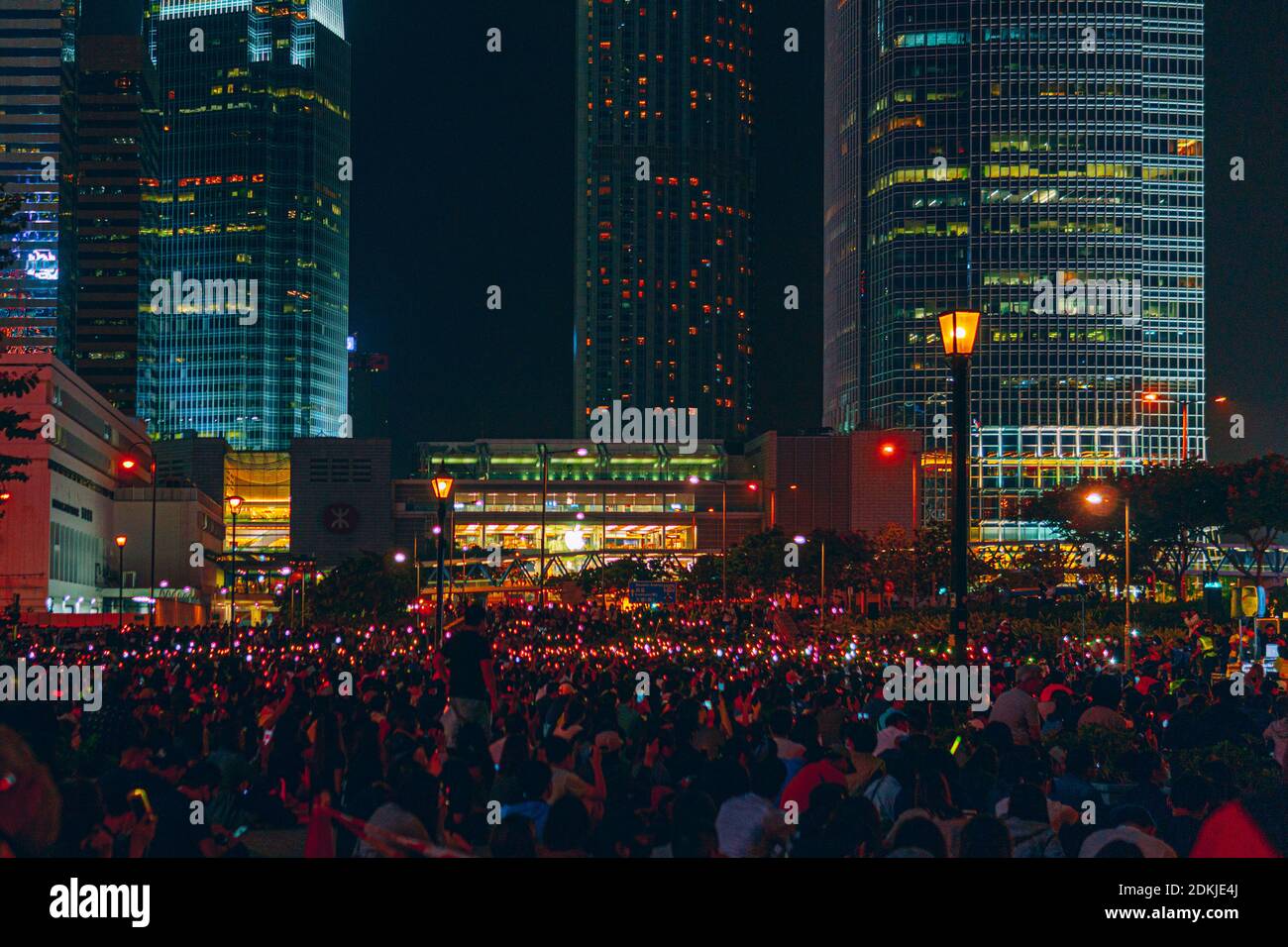 Rebel crowd hi-res stock photography and images - Alamy