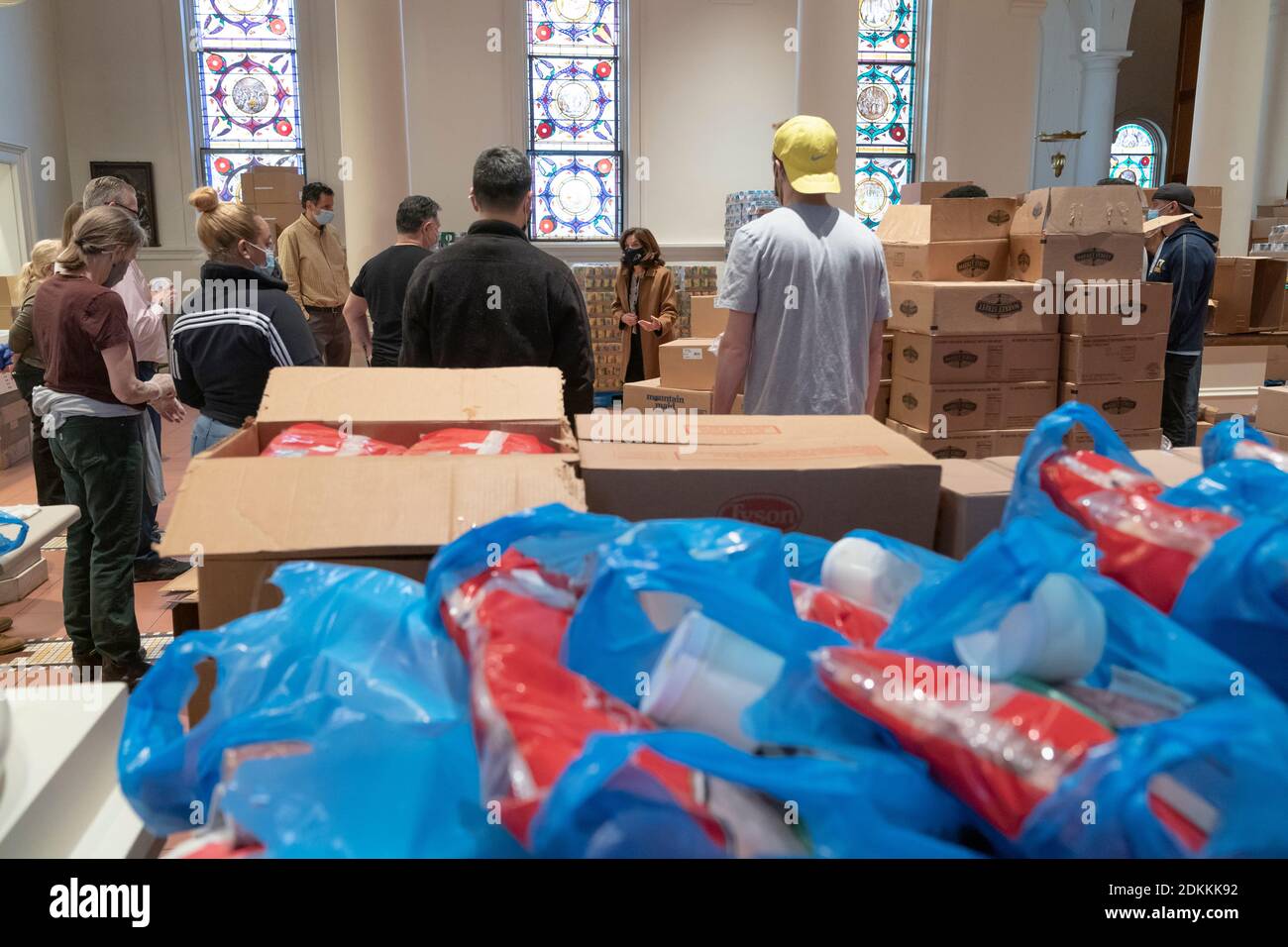 Covid food homeless new york hi-res stock photography and images - Alamy