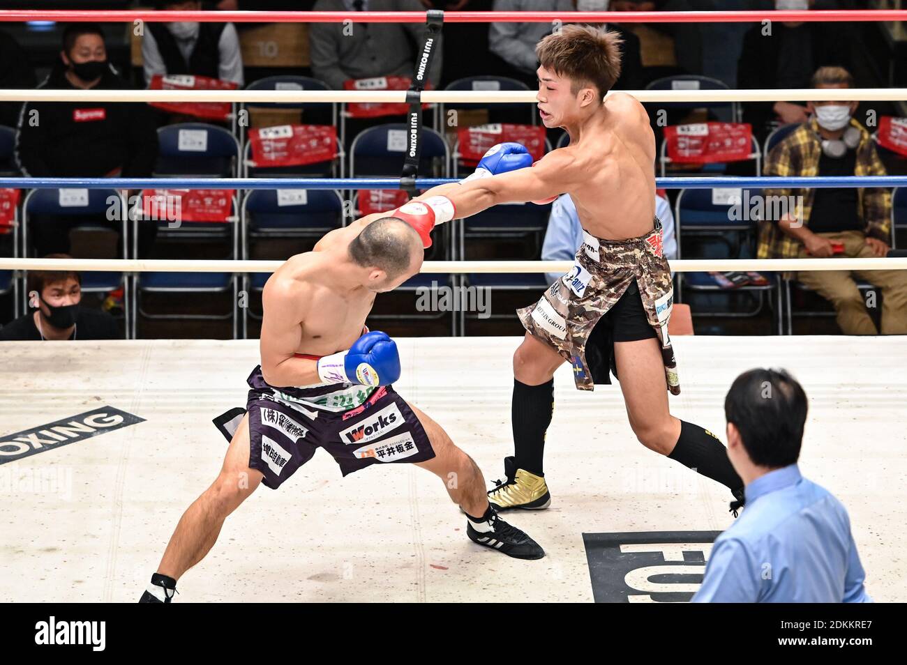Tokyo, Japan. 10th Dec, 2020. (L-R) Akihiro Kondo, Daishi Nagata Boxing ...