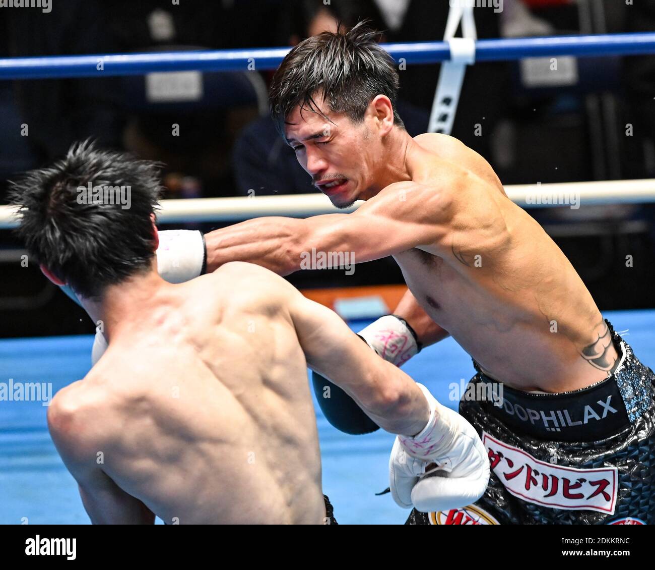 Tokyo, Japan. 14th Dec, 2020. (L-R) Kenta Nakagawa, Ryoji Fukunaga Boxing : WBO Asia Pacific ...
