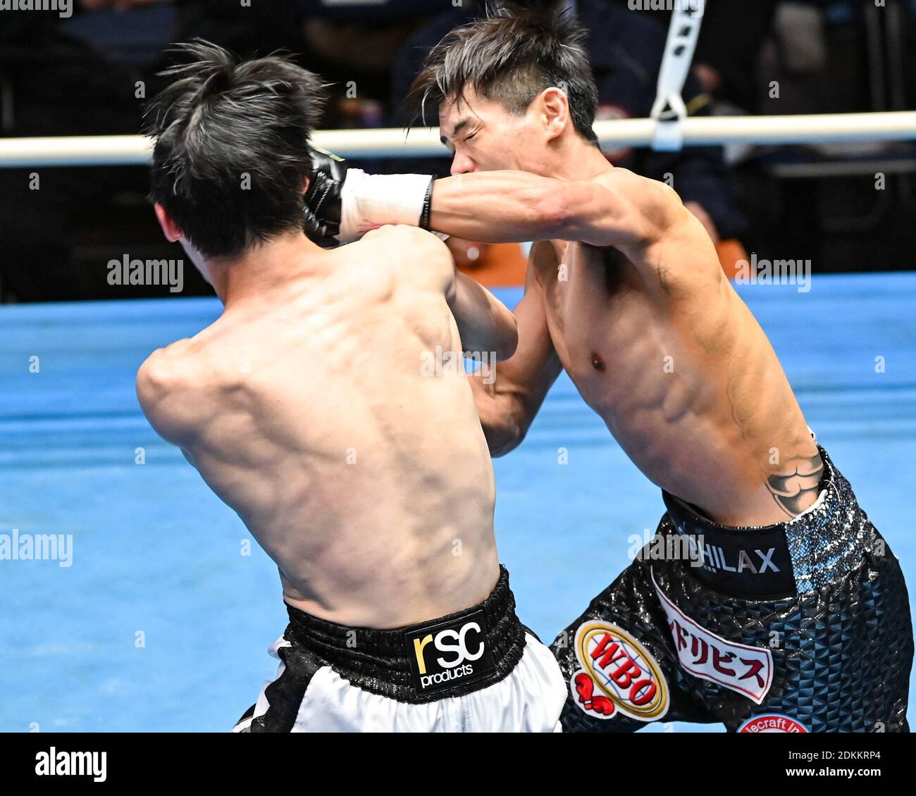 Tokyo, Japan. 14th Dec, 2020. (L-R) Kenta Nakagawa, Ryoji Fukunaga Boxing : WBO Asia Pacific ...