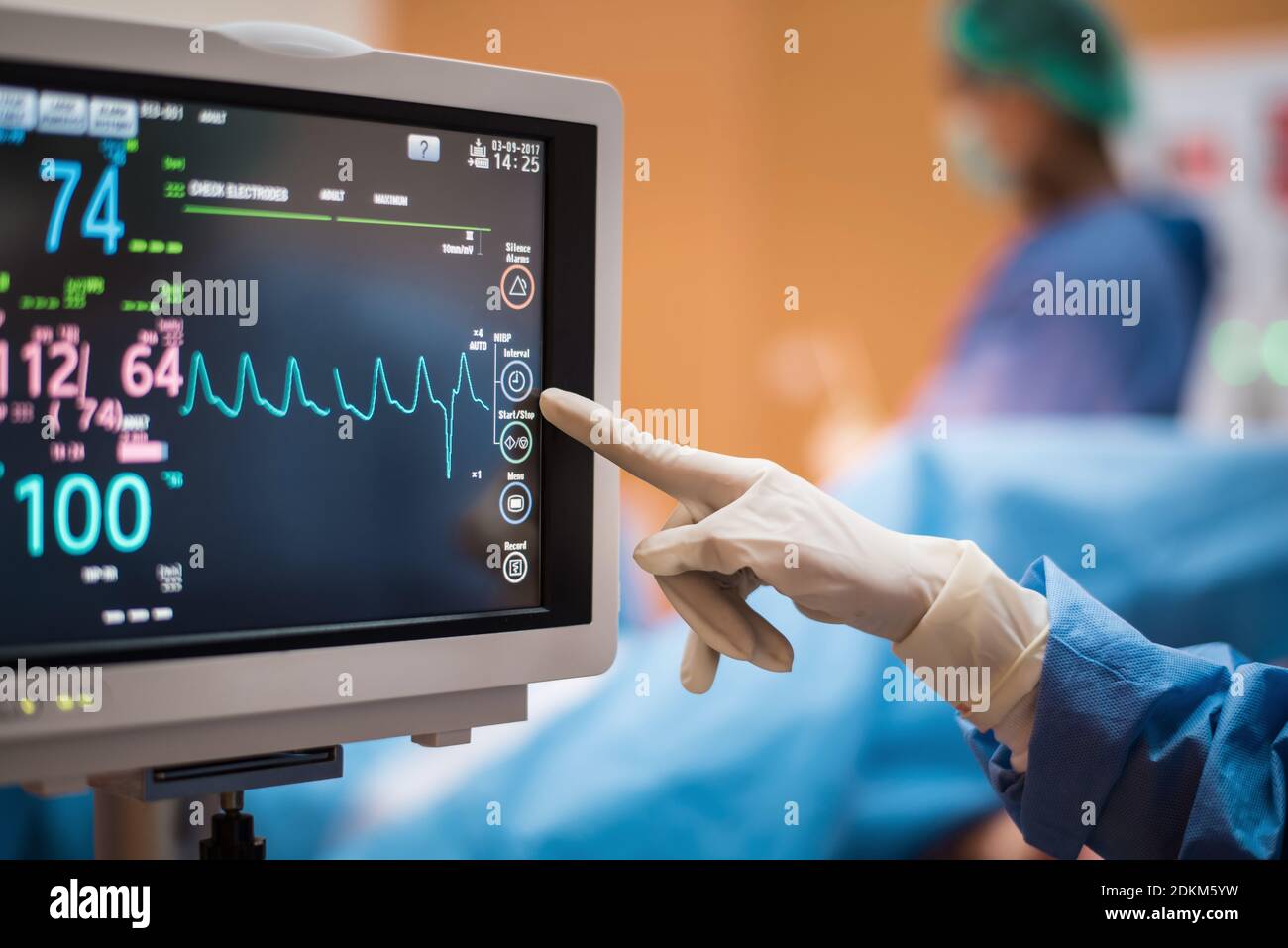 Finger heart monitor High Resolution Stock Photography and Images - Alamy
