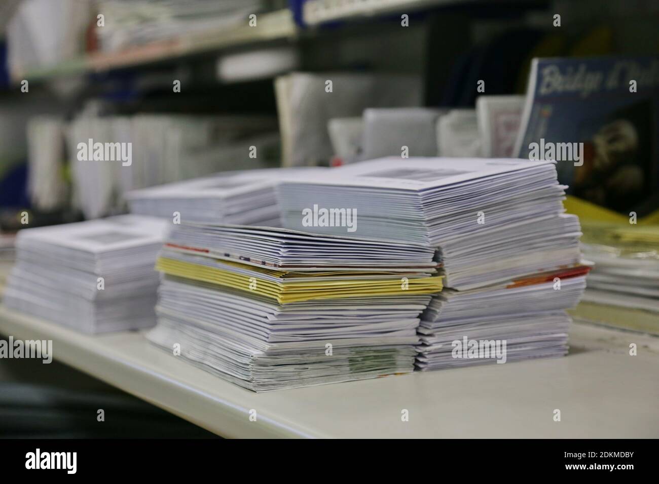 Greeting cards pile hi-res stock photography and images - Alamy