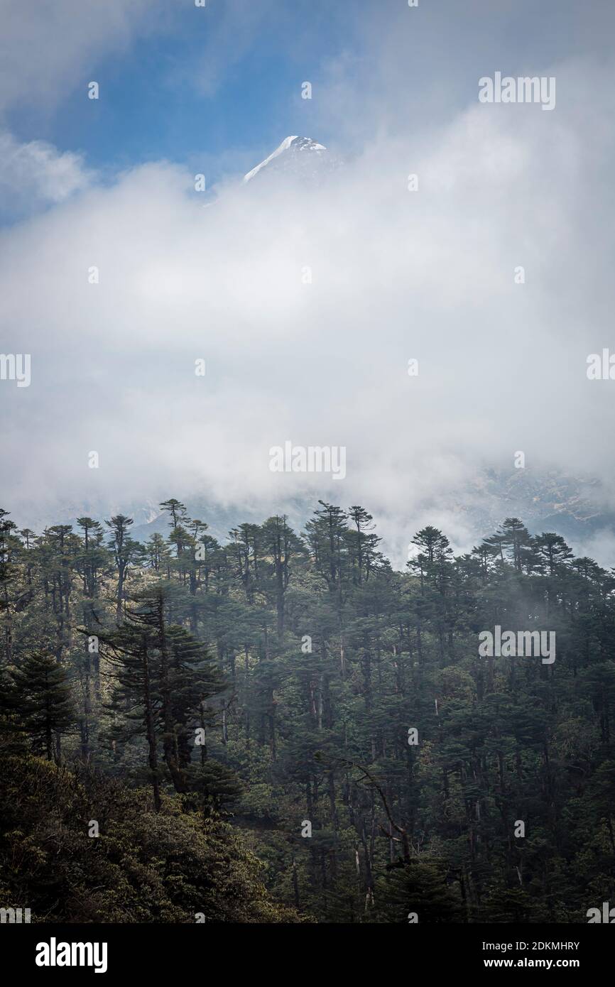 Gochela trek hi-res stock photography and images - Alamy