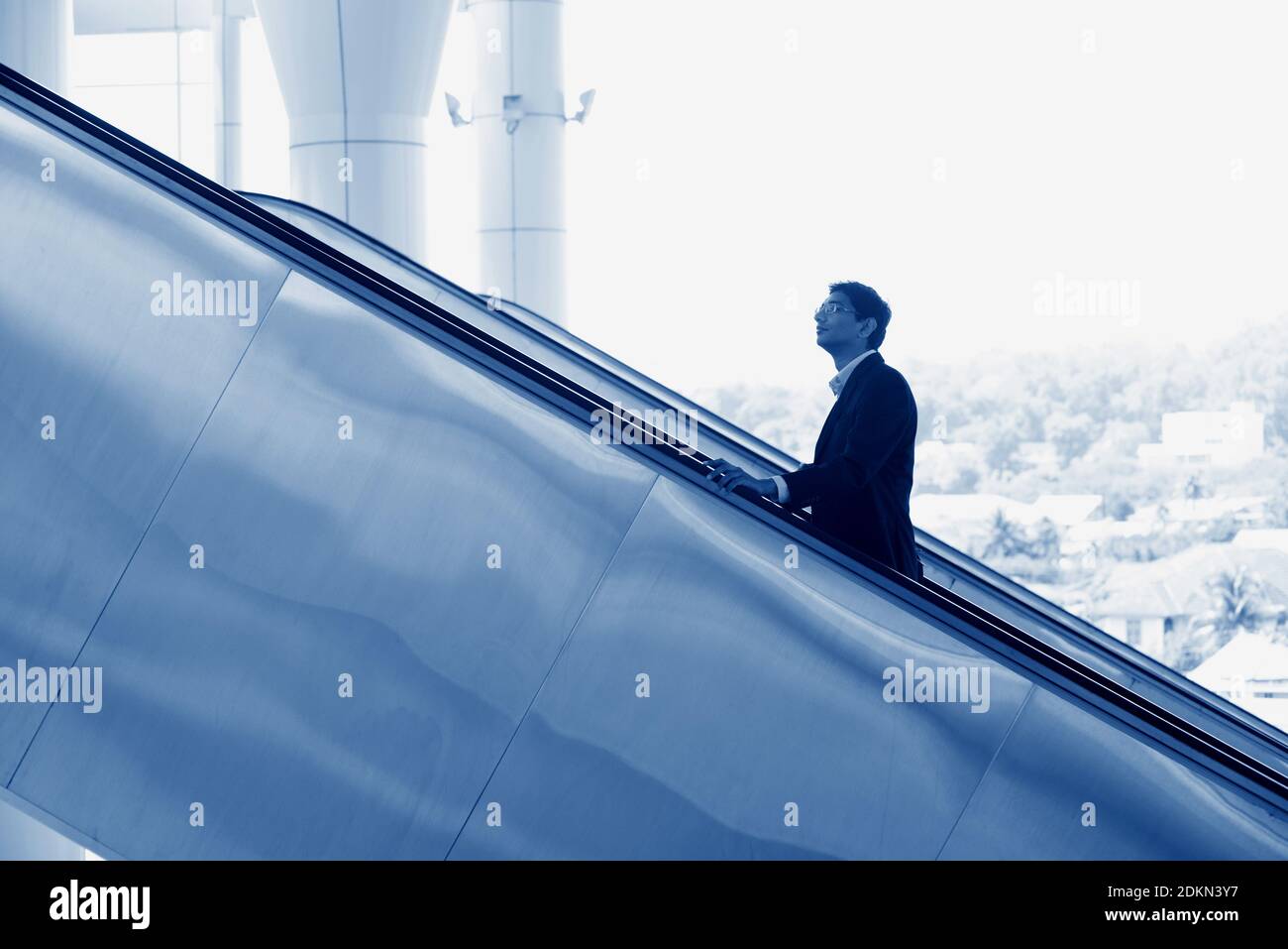 Escalator profile hi-res stock photography and images - Alamy