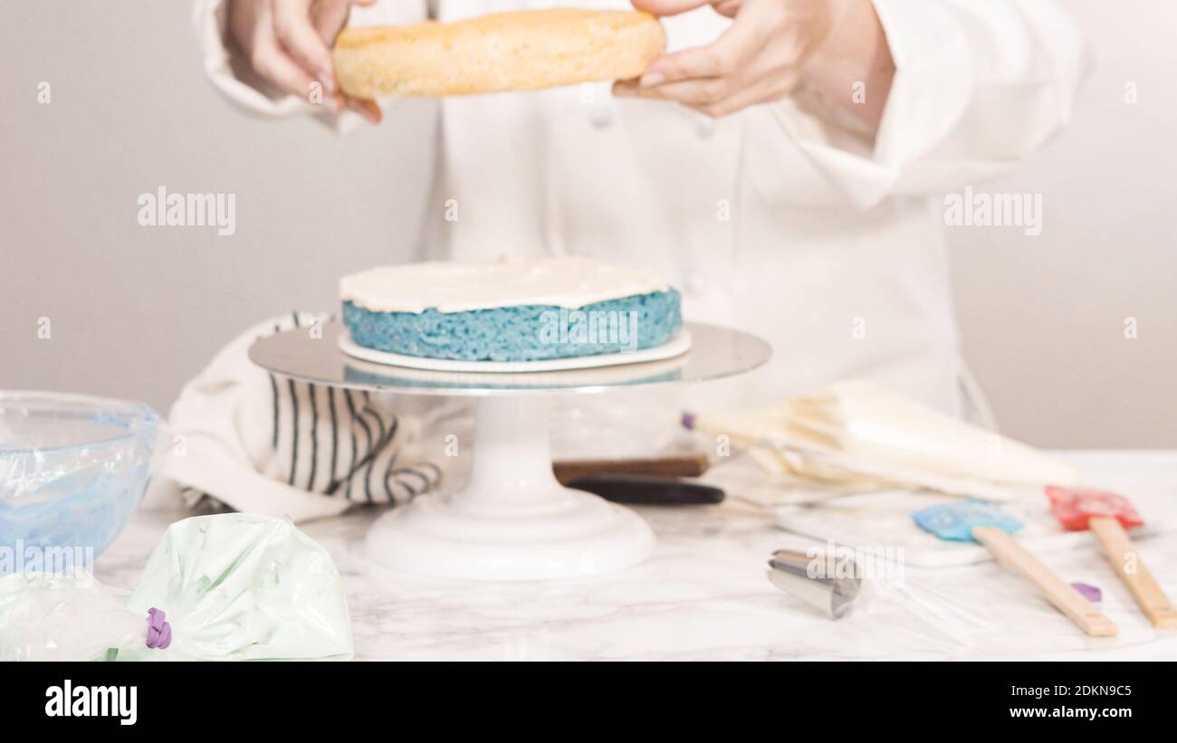 Stacking cake layers create hi-res stock photography and images - Alamy