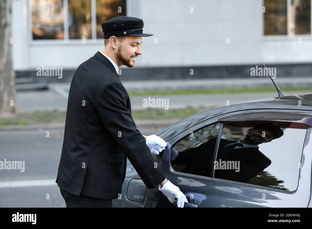Driver Uniform Chauffeur High Resolution Stock Photography and Images ...
