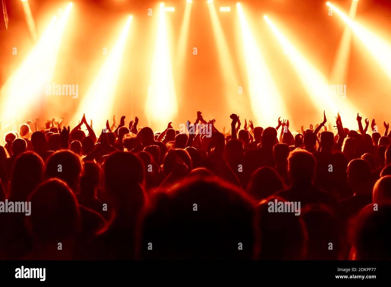 Audience at the concert hi-res stock photography and images - Alamy