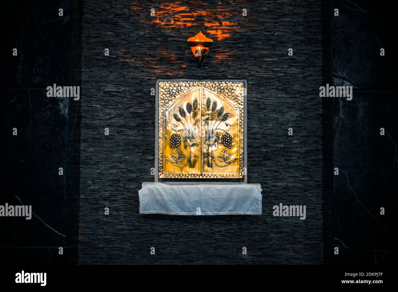 Stone altar tabernacle hi-res stock photography and images - Alamy