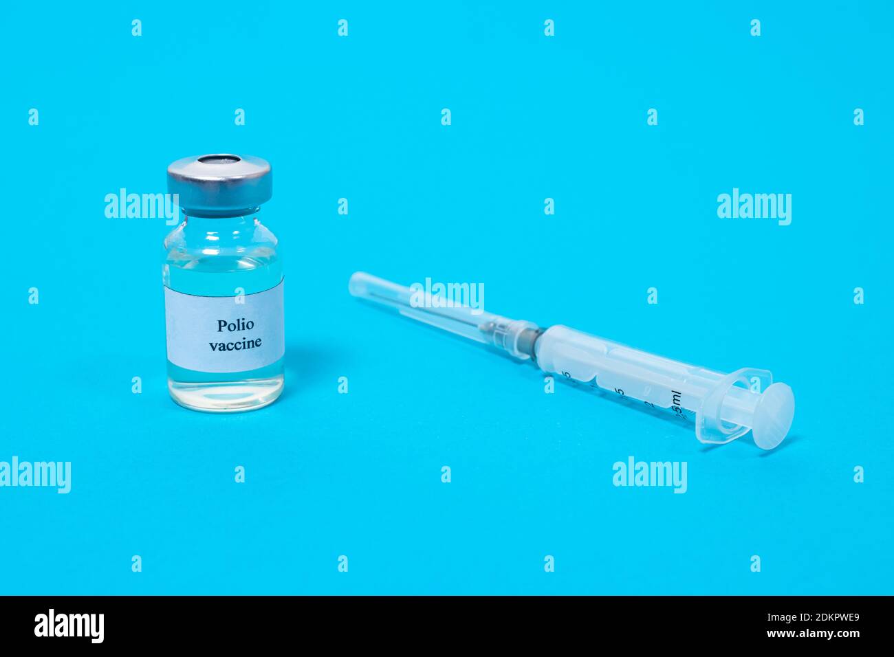 Polio vaccine injection hi-res stock photography and images - Alamy