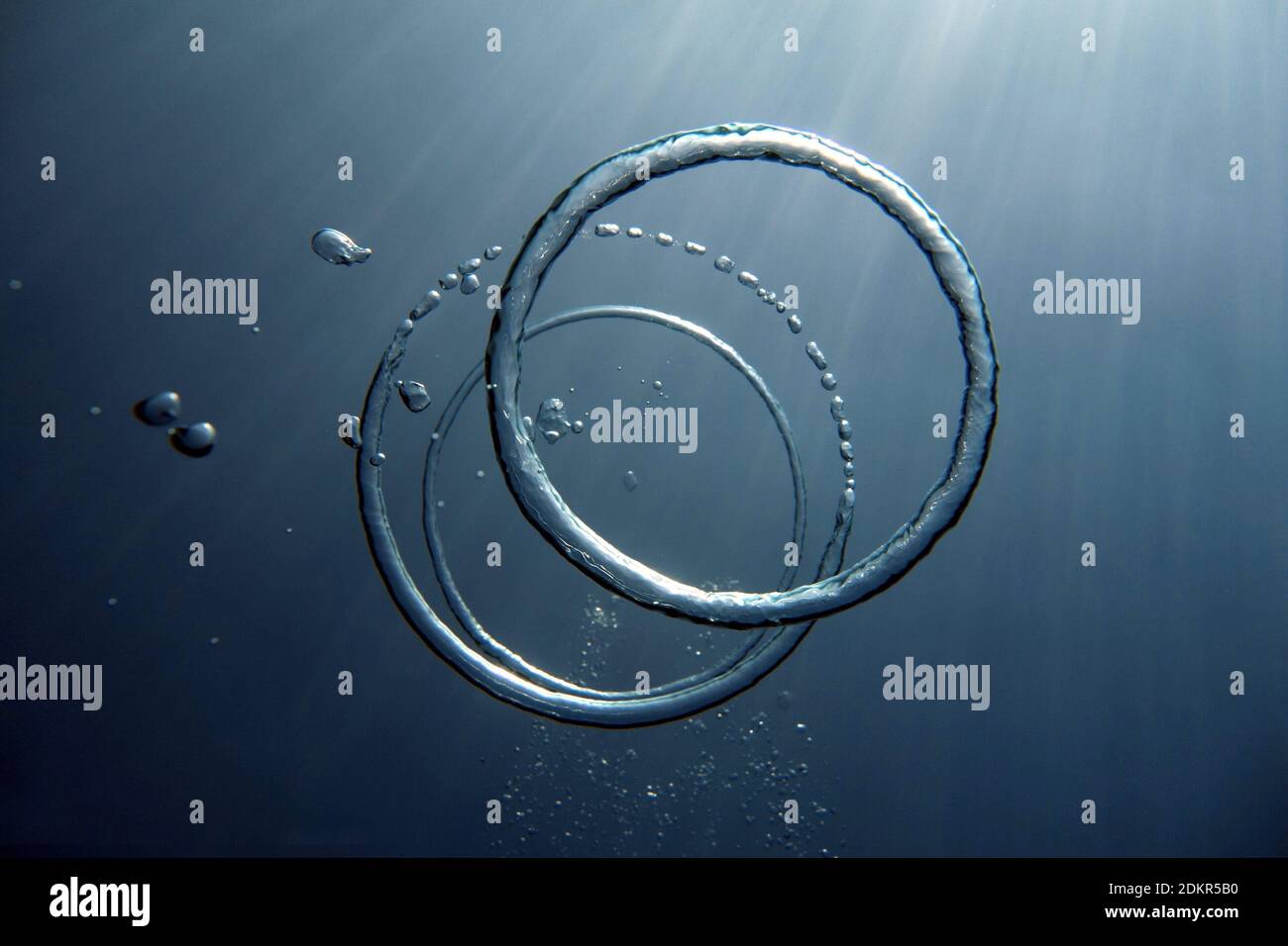 Underwater rings hi-res stock photography and images - Alamy