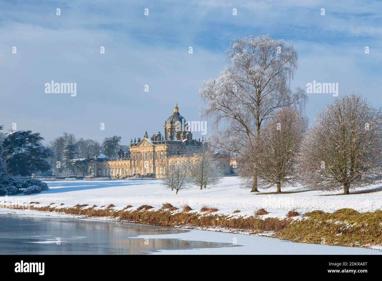 Snow on the Castle Howard estate in mid-winter Stock Photo - Alamy