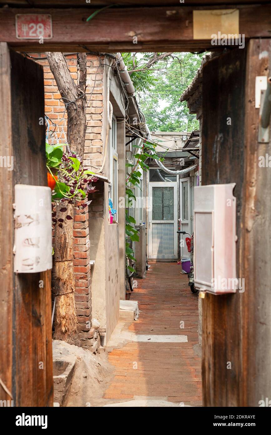 Small alleyway house home in Beijing Hutong China Stock Photo - Alamy