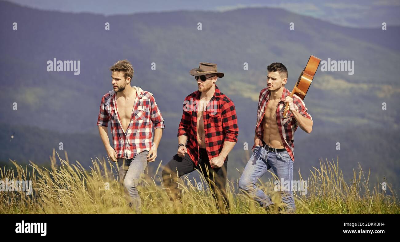 Guys walking in nature hiking hi-res stock photography and images - Alamy