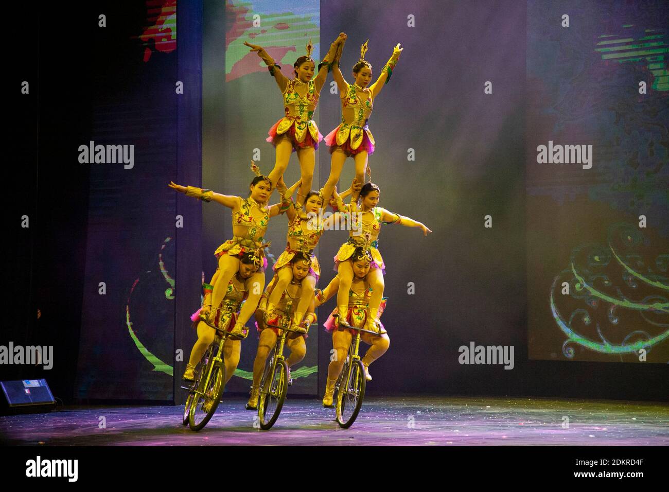Acrobat High Resolution Stock Photography and Images - Alamy