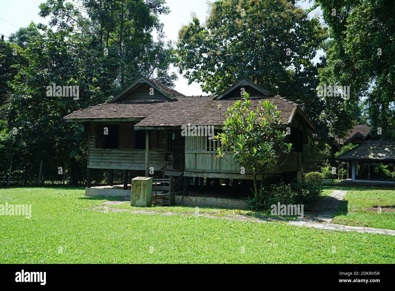 Thai architecture and exterior design of old Kalae house, Rice granary ...