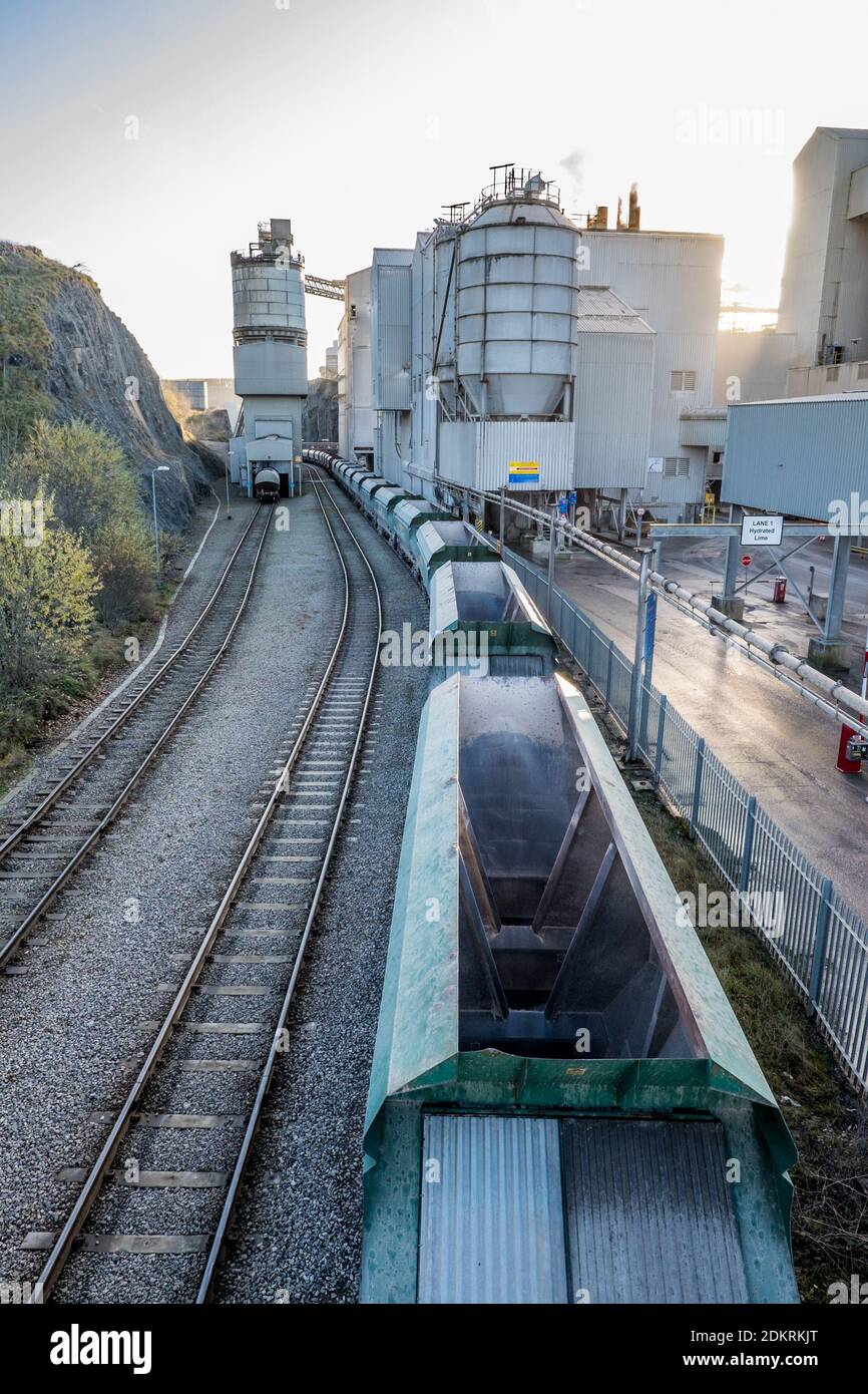 Tunstead quarry derbyshire hi-res stock photography and images - Alamy