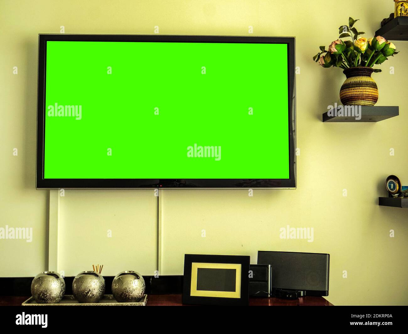 Chroma key frame hi-res stock photography and images - Alamy