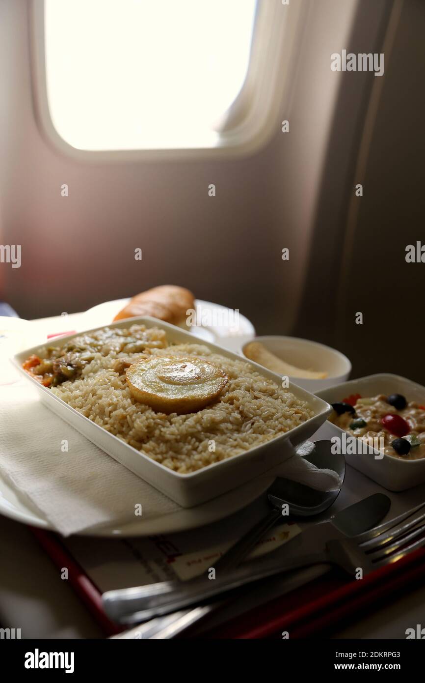 Airline serving food in the air hi-res stock photography and images - Alamy