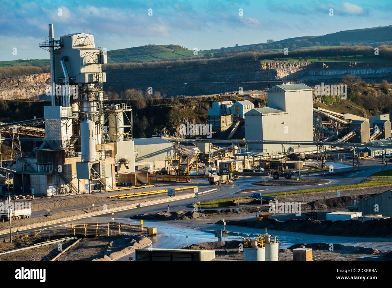 Limestone quarry hi-res stock photography and images - Alamy