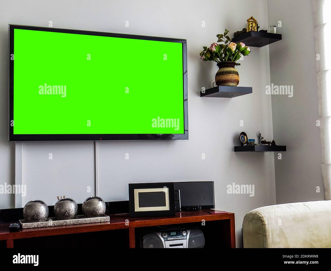 Chroma key frame hi-res stock photography and images - Alamy