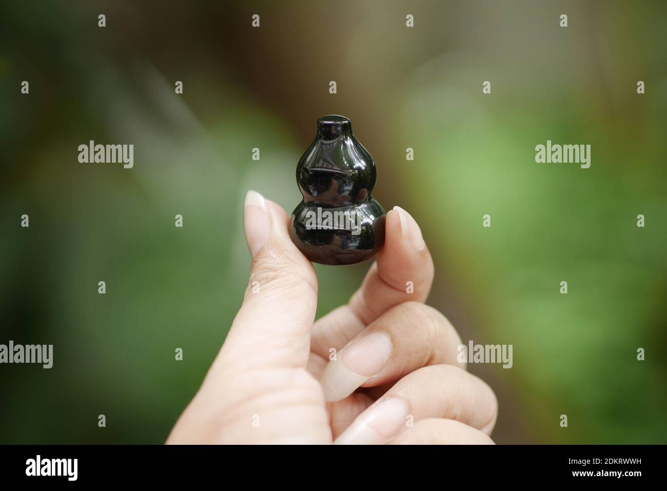 Very small object hi-res stock photography and images - Alamy