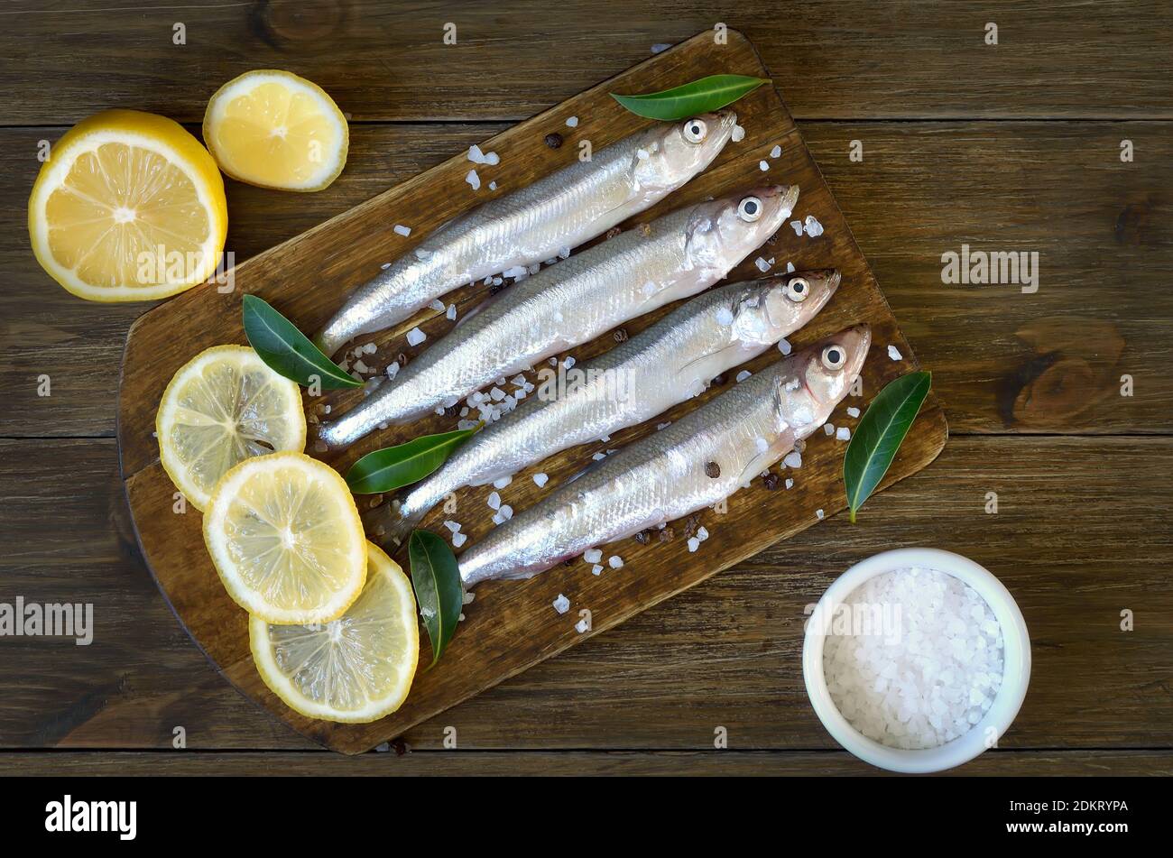 Silver flat fish sea hi-res stock photography and images - Alamy