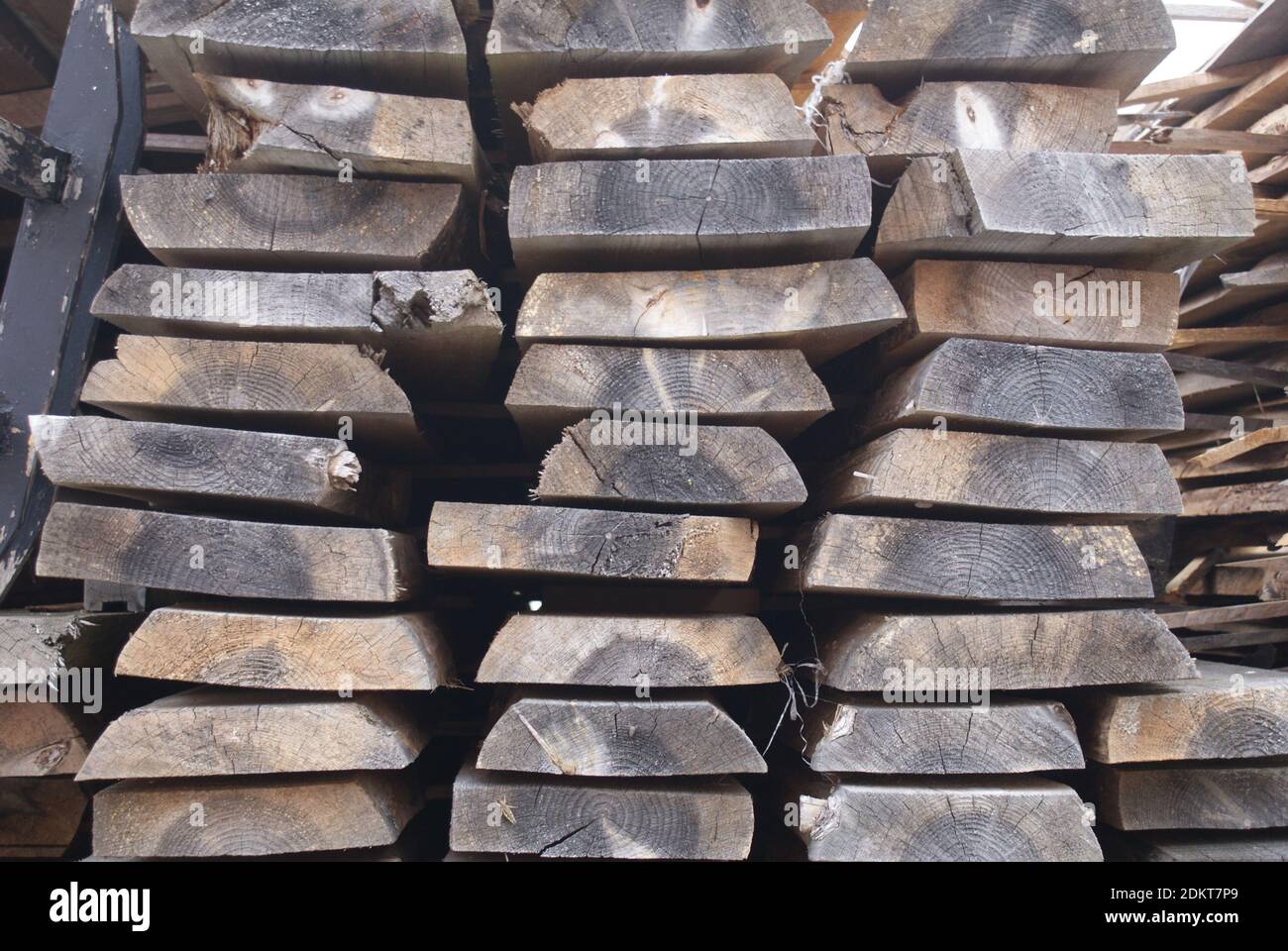 Plank piles hi-res stock photography and images - Alamy