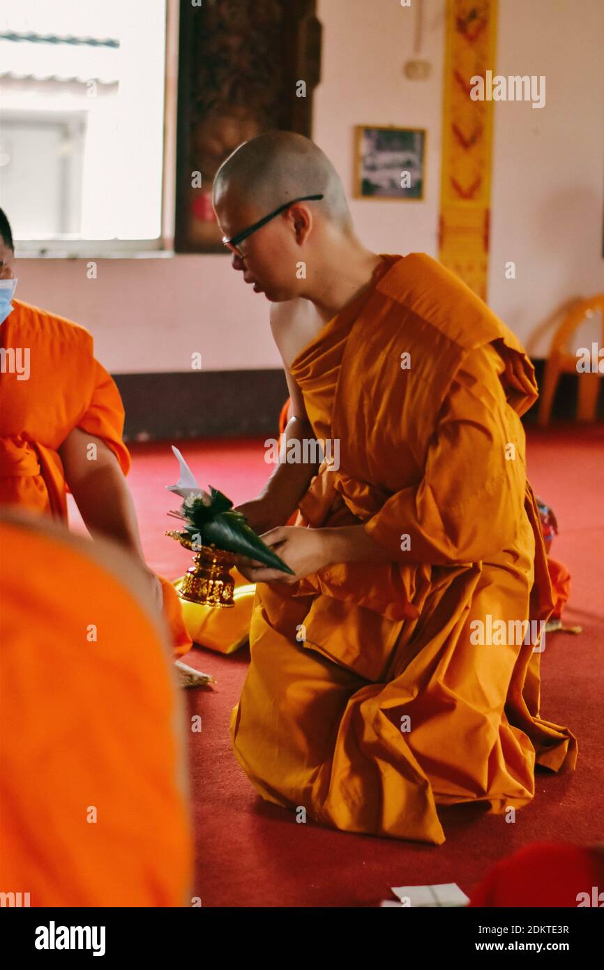 Monk kneeling hi-res stock photography and images - Alamy
