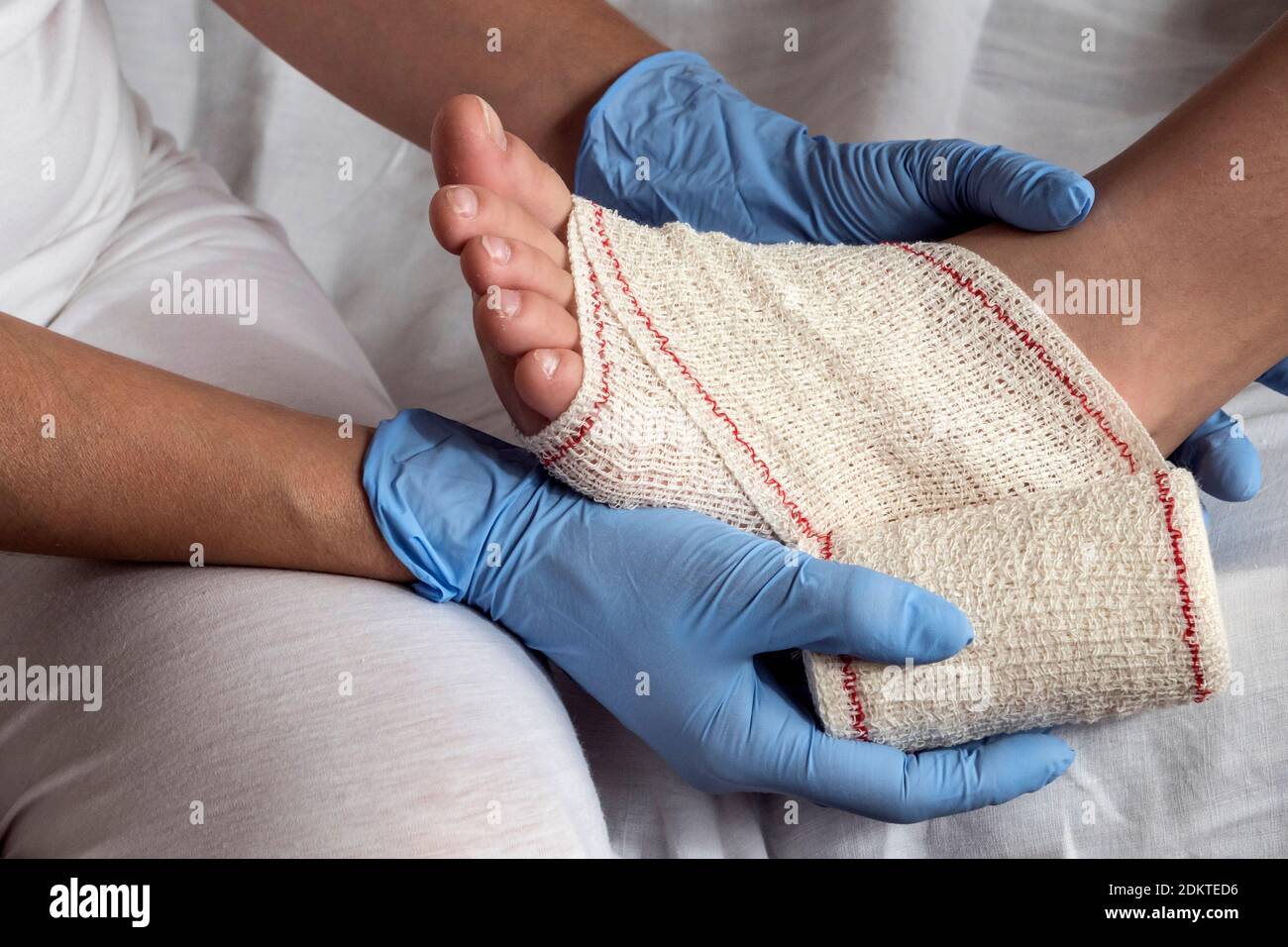 Leg fracture emergency accident hi-res stock photography and images - Alamy