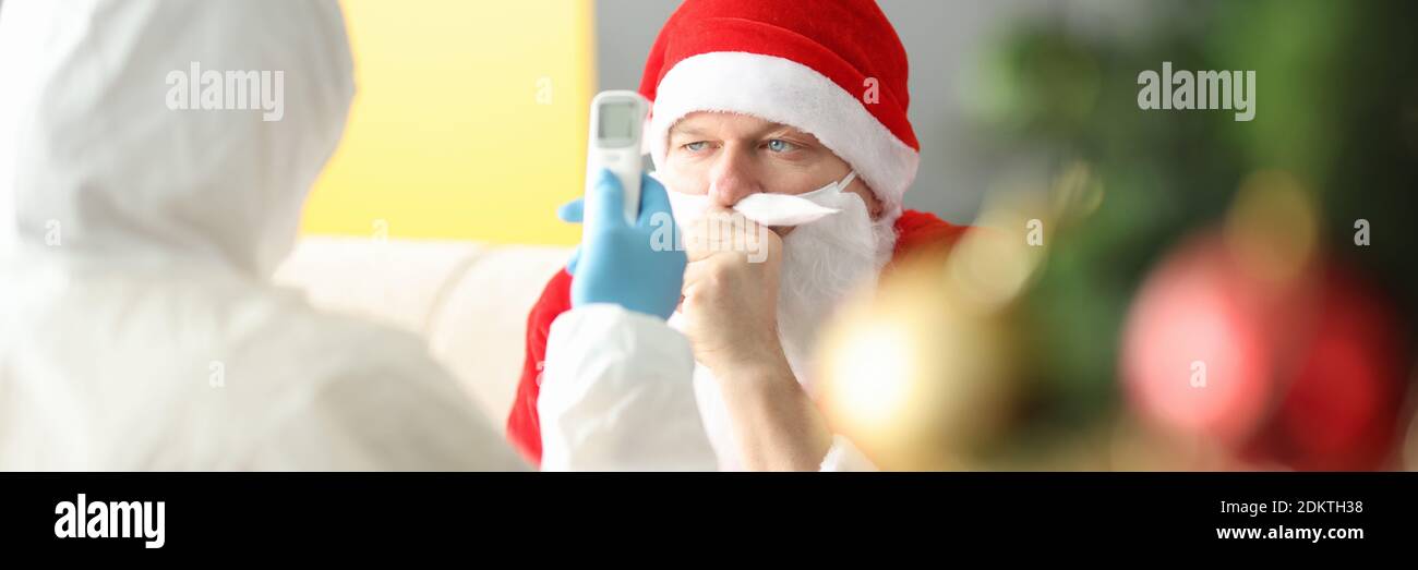 Sick santa claus hi-res stock photography and images - Alamy