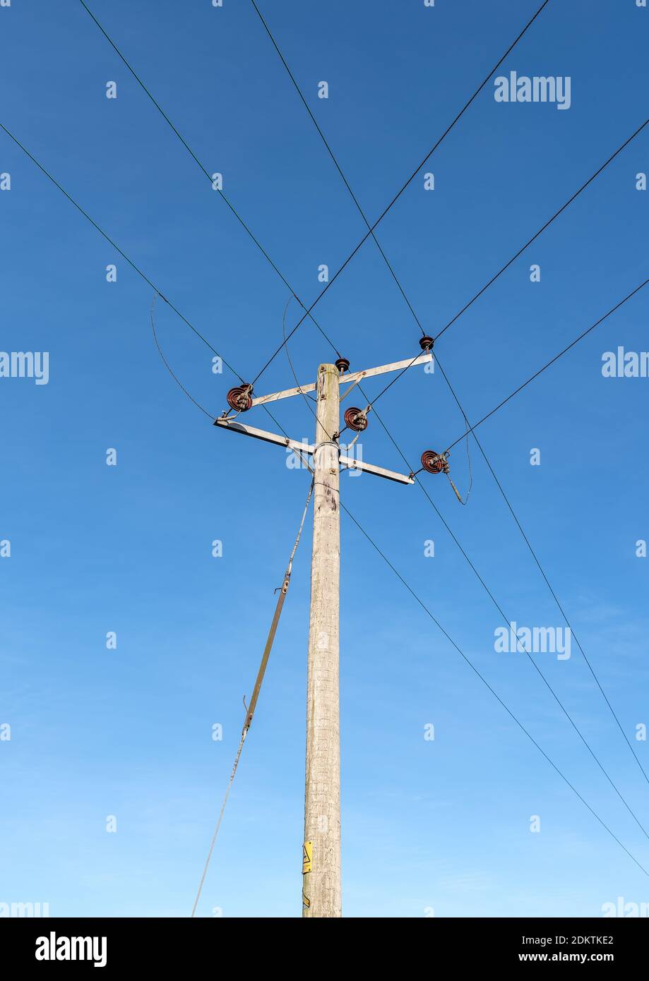 Telephone poles and wires hi-res stock photography and images - Alamy
