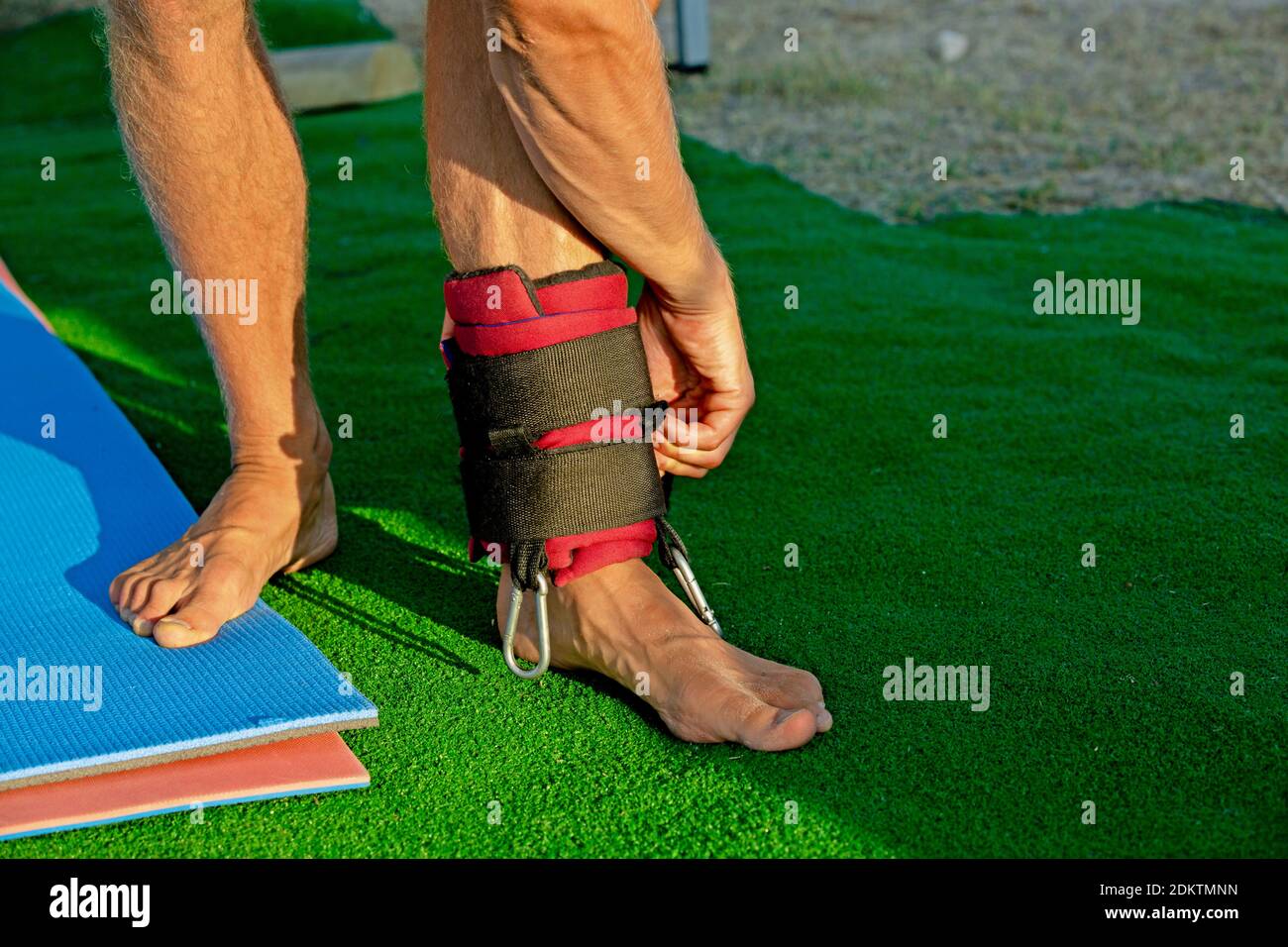 Man leg woman hanging hi-res stock photography and images - Alamy