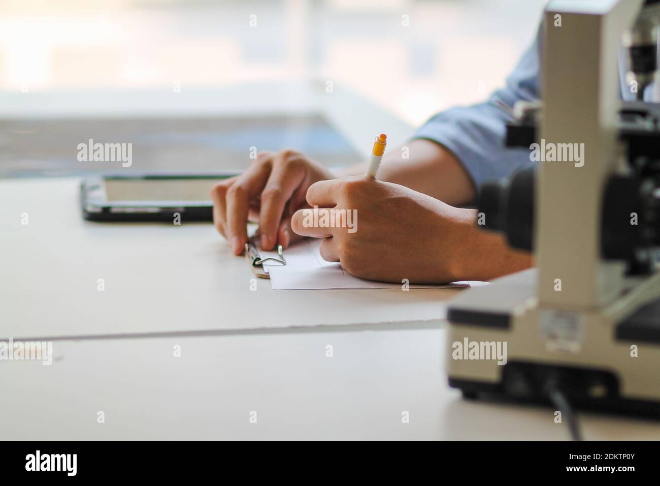 Scientific paper hi-res stock photography and images - Alamy