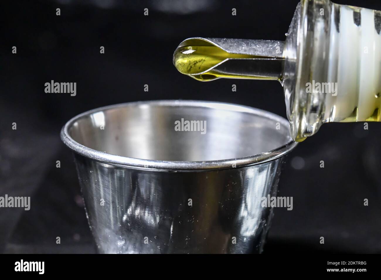 Oil drip cup hi-res stock photography and images - Alamy