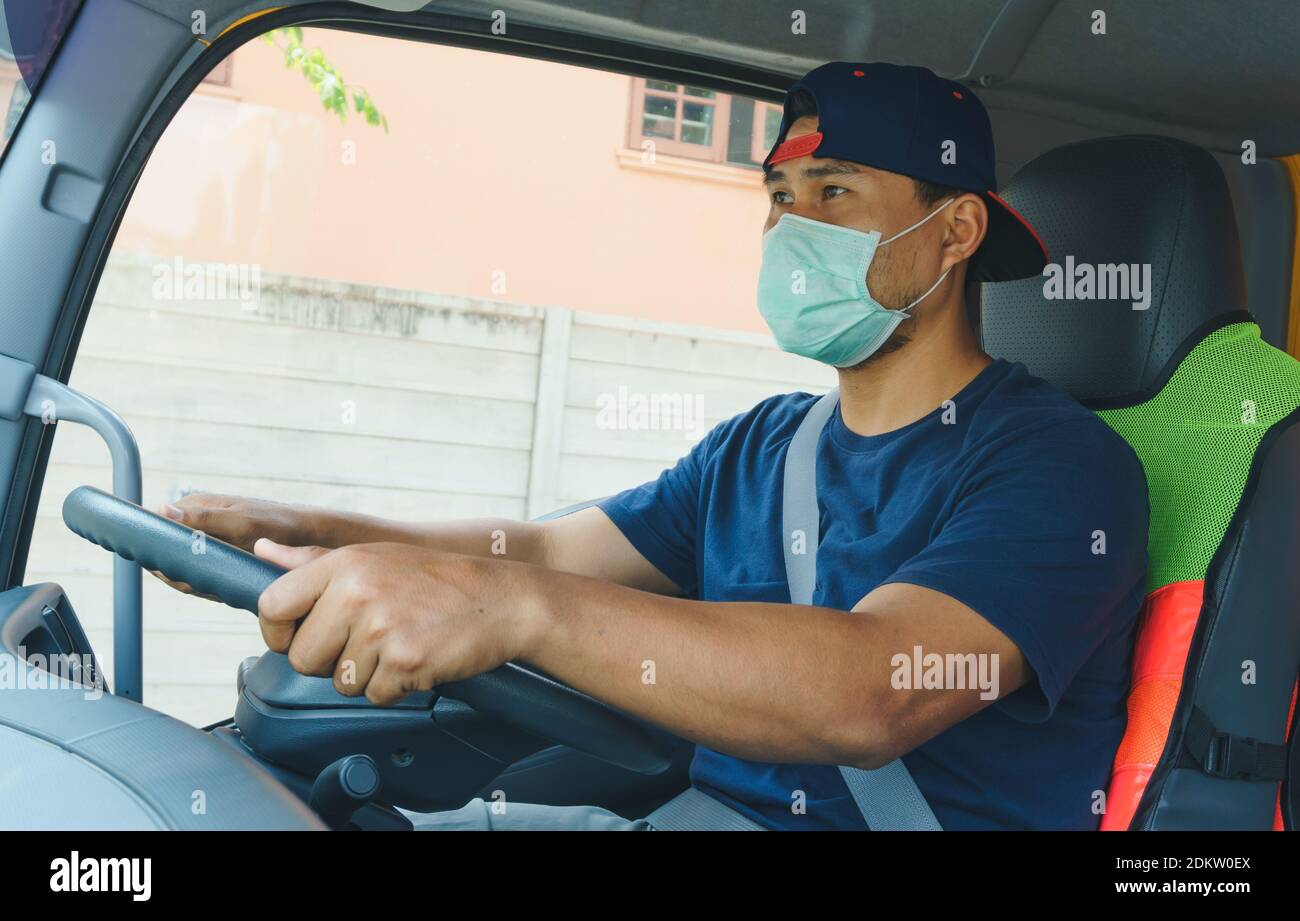 Delivery driver mask hi-res stock photography and images - Alamy