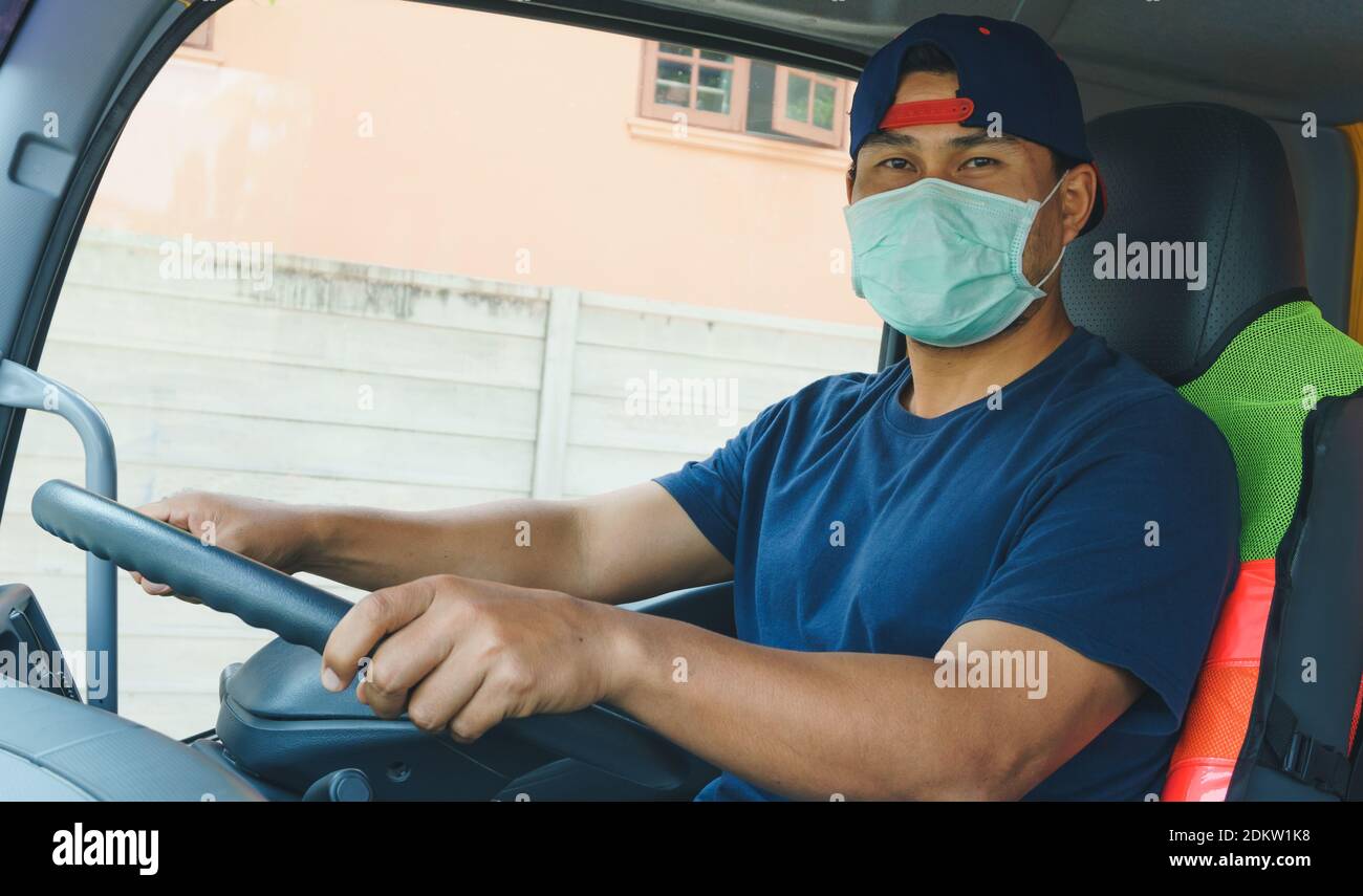 Delivery driver mask hi-res stock photography and images - Alamy