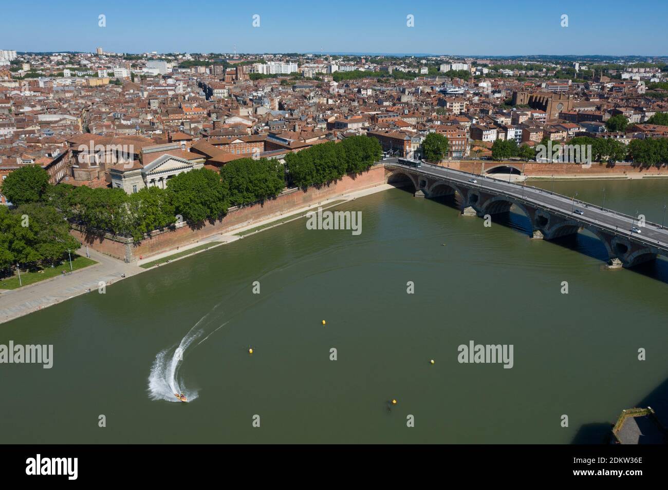Toulouse town centre and river hi-res stock photography and images - Alamy