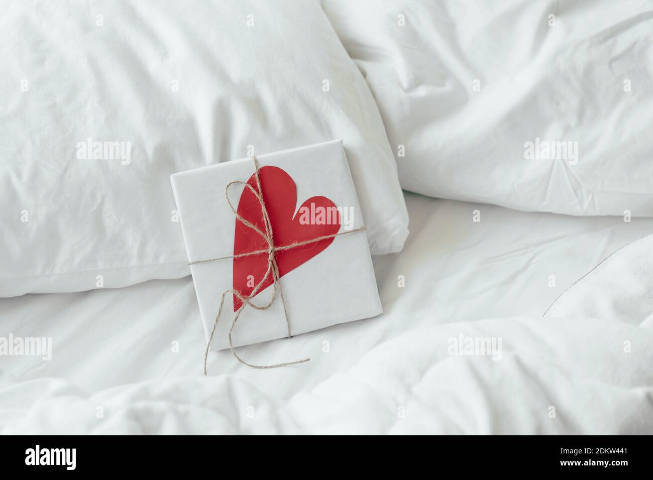 Beautiful couple surprise heart package hi-res stock photography and ...