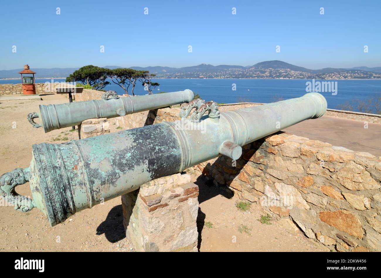 Protecting castle hi-res stock photography and images - Alamy