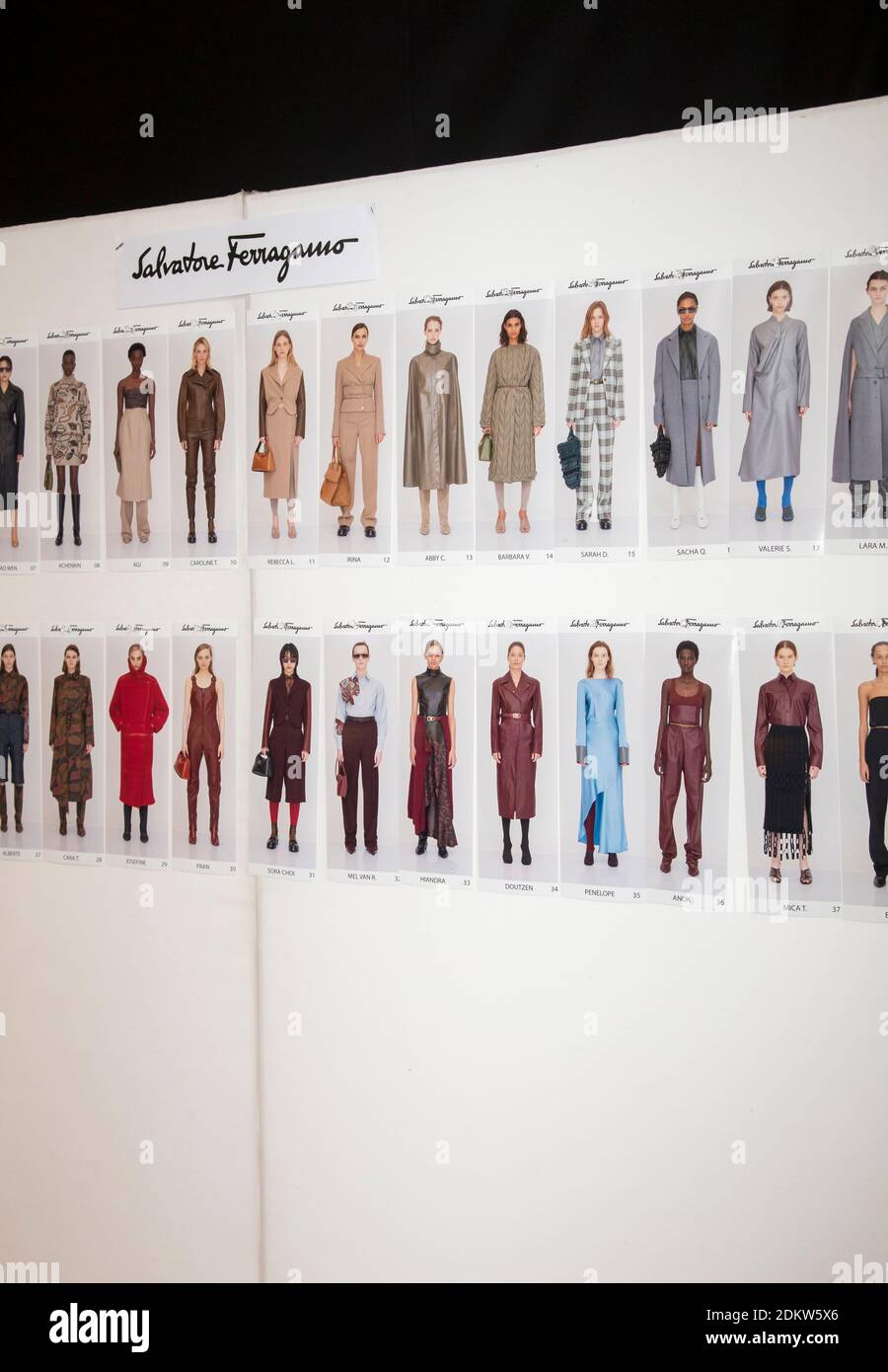 Female runway models hi-res stock photography and images - Alamy