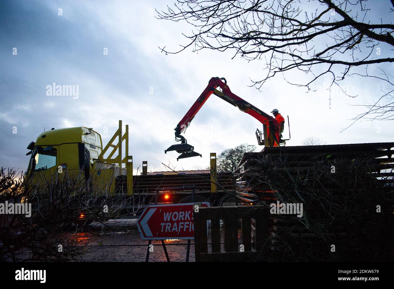 Aylesbury Vale, Buckinghamshire, UK. 15th December, 2020. HS2 have ...