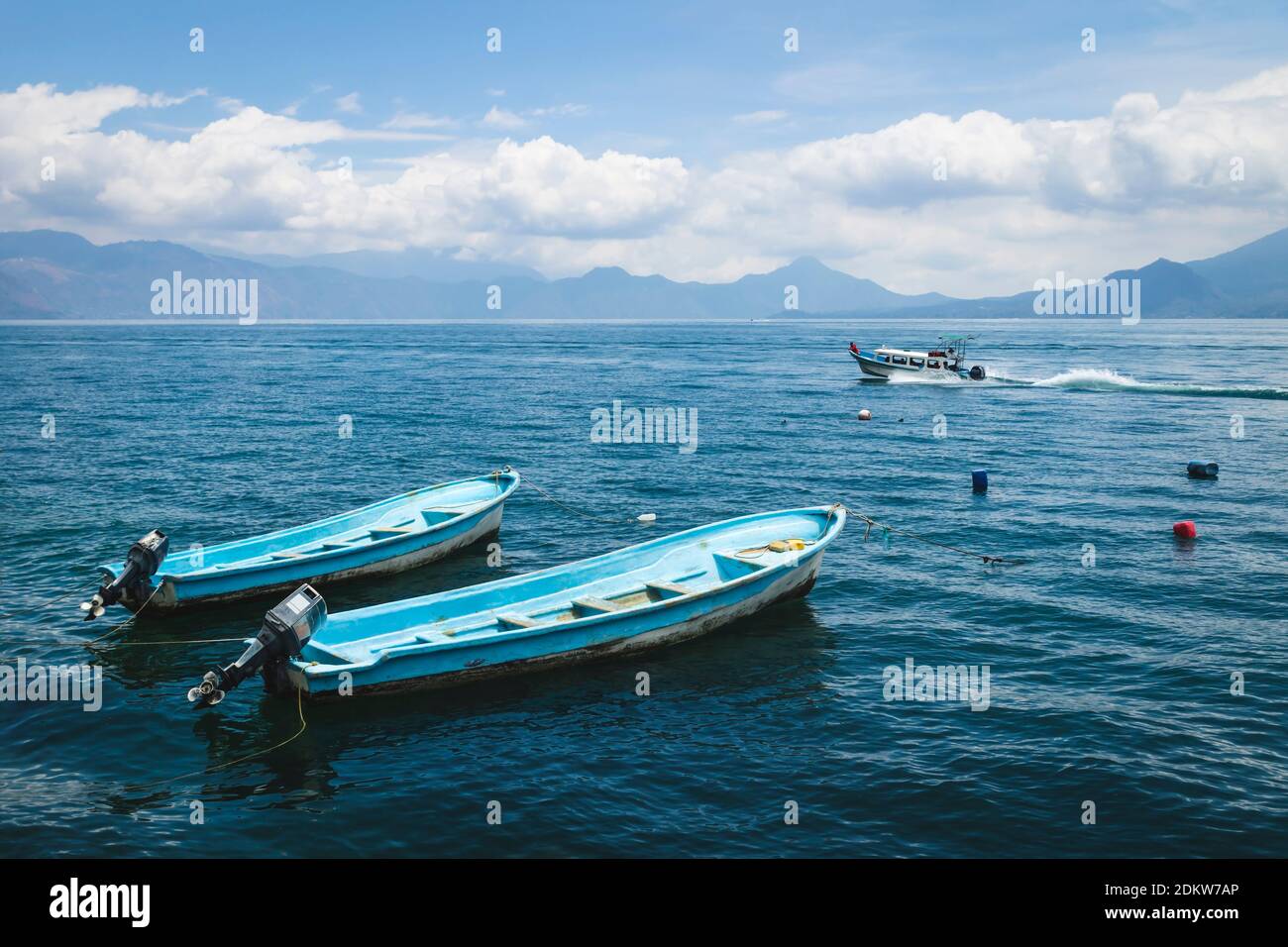 Dark blue speed boat hi-res stock photography and images - Alamy