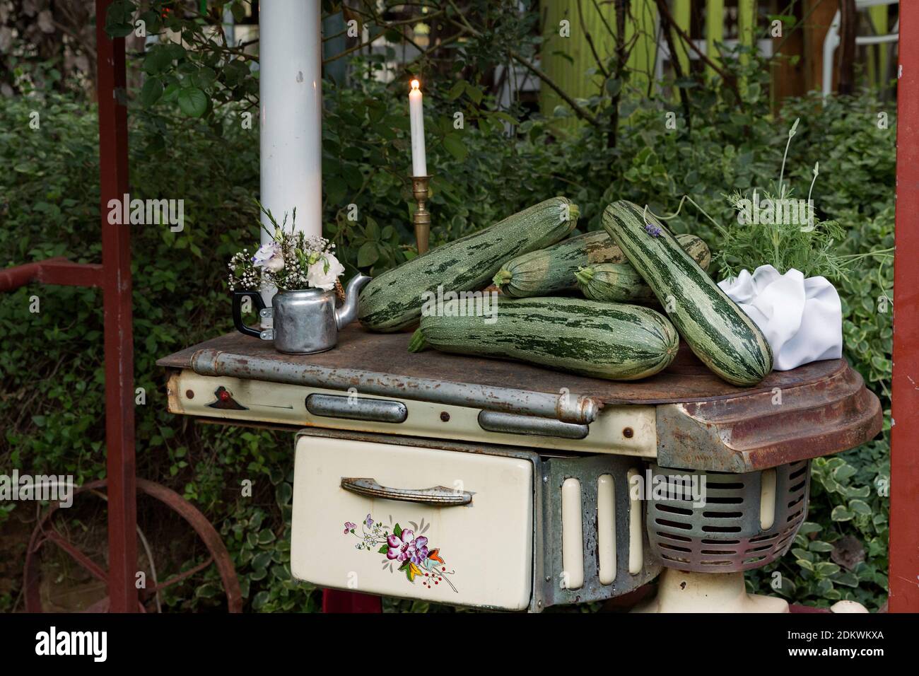 Table buffet wedding hi-res stock photography and images - Alamy