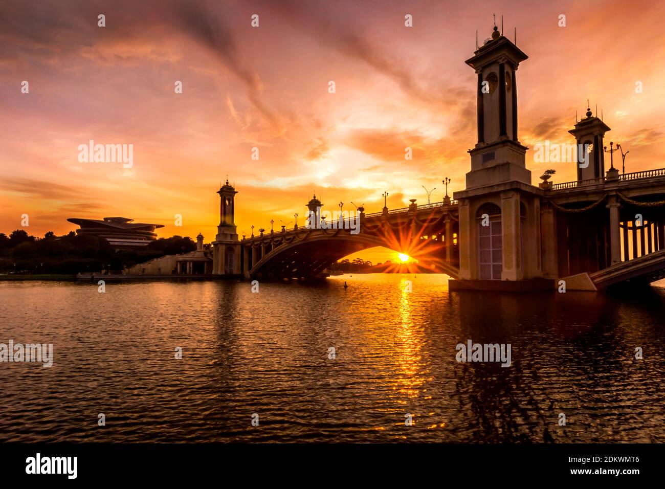 Malaysia putrajaya golden bridge hi-res stock photography and images ...